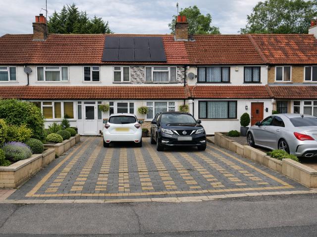 Chipstead Valley Road, Coulsdon CR5, 4 bed property to rent, £2,300 pcm | PrimeLocation