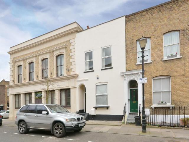 Chisenhale Road, London 4 bed terraced house to rent £4,200 pcm £969 pw