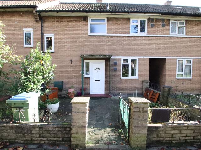 Chiswell Square, Kidbrooke SE3, 3 bed terraced house to rent, £2,200 pcm | PrimeLocation