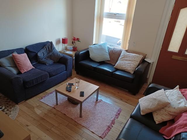 Chiswick Terrace, Hyde Park LS6, 4 bed terraced house to rent, £1,390 pcm | PrimeLocation