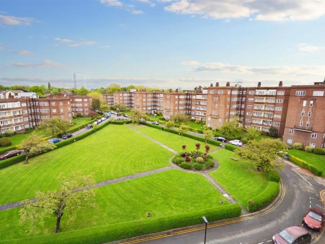 Chiswick Village, Chiswick