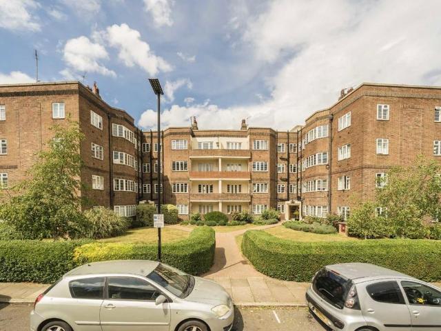 Chiswick Village, London W4 2 bed flat to rent £1,998 pcm £461 pw
