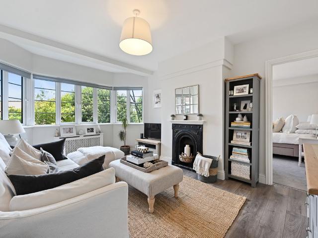 Chiswick Village, London W4, 2 bed flat to rent, £2,100 pcm | PrimeLocation