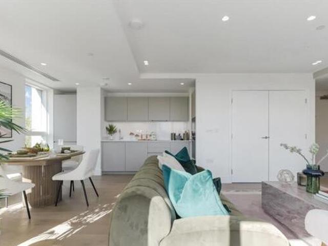 Chiswick Green, London, 2 Bedroom Flat