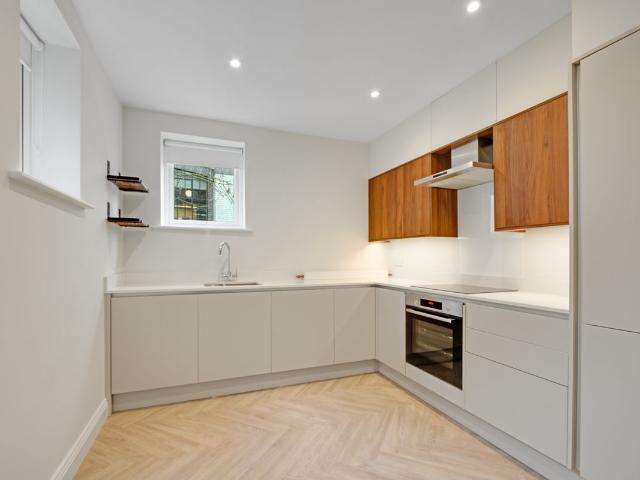 Chiswick High Road, Chiswick, Pk491 W4, 3 bed flat to rent, £3,850 pcm | PrimeLocation