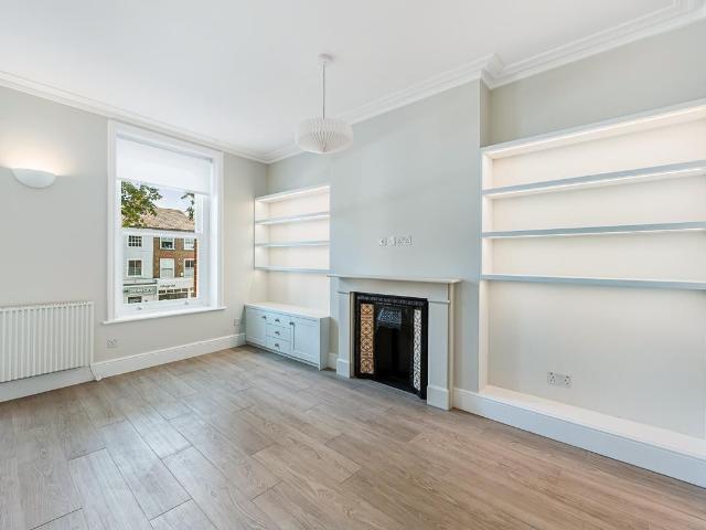 Chiswick High Road, Chiswick W4, 1 bed flat to rent, £2,450 pcm | PrimeLocation