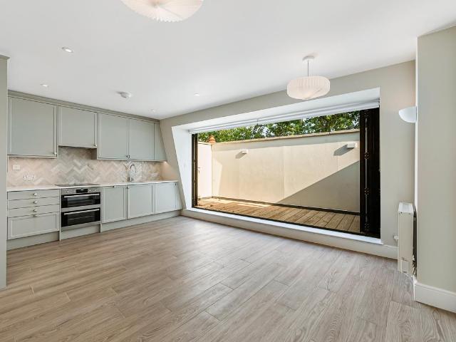 Chiswick High Road, Chiswick W4, Studio to rent, £1,995 pcm | PrimeLocation