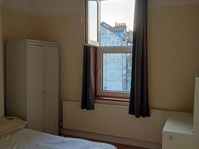 Chiswick High Road, London W4, Room to rent, £1,000 pcm | PrimeLocation