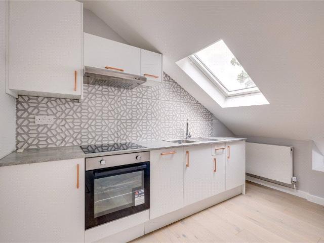 Chiswick High Road, London W4, 1 bed flat to rent, £1,850 pcm | PrimeLocation