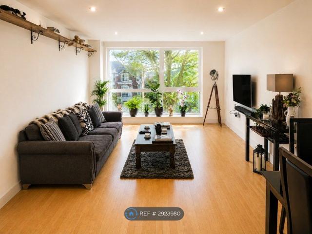 Chiswick High Road, London W4, 1 bed flat to rent, £2,195 pcm | PrimeLocation