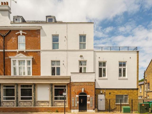 Chiswick High Road, London W4 2 bed flat to rent £3,100 pcm £715 pw
