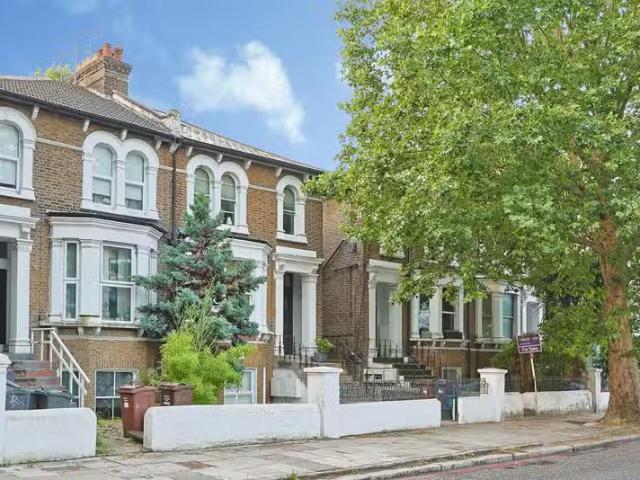 Chiswick High Road, London, W4 3AY