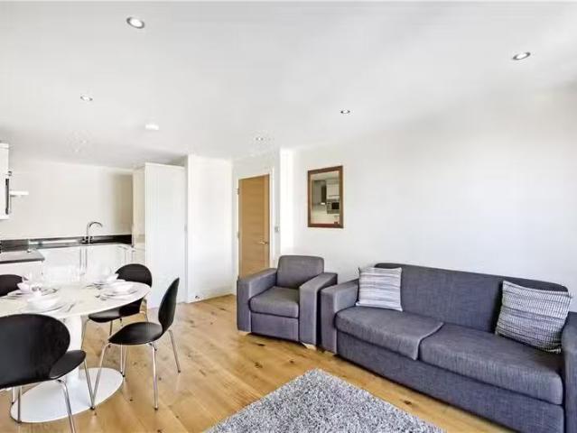 Chiswick High Road, London, W4 4HS