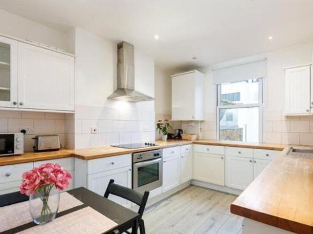 Chiswick High Road, London, 1 Bedroom Apartment