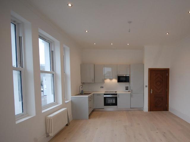 Chiswick High Road W4, 2 bed flat to rent, £1,803 pcm | PrimeLocation