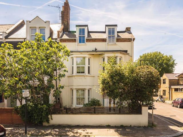 Chiswick Lane, Chiswick W4, 1 bed flat to rent, £2,050 pcm | PrimeLocation