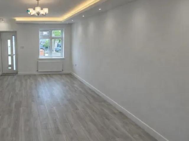Chris Andrew Way, London, N9 7PA, United Kingdom | 3 bed duplex for rent #167779818 | Rentberry