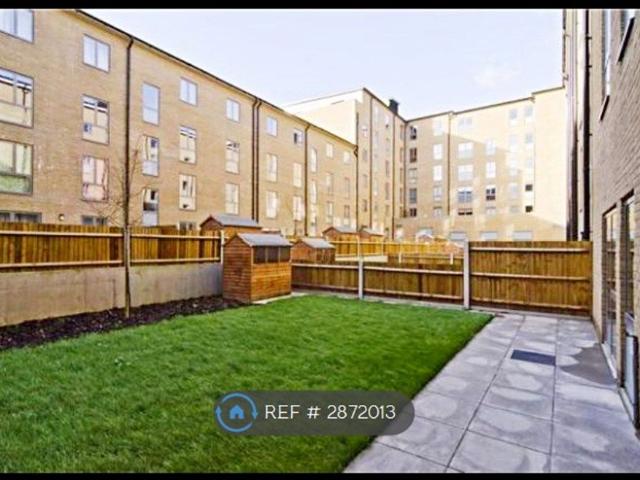 Chris Pullen Way, London N7, 2 bed flat to rent, £2,700 pcm | PrimeLocation