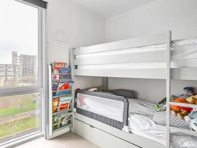 Chrisp Street Dental Centre, 89 Chrisp Street, London, E14 6GG, United Kingdom | 2 bed apartment for rent #140657635 | Rentberry