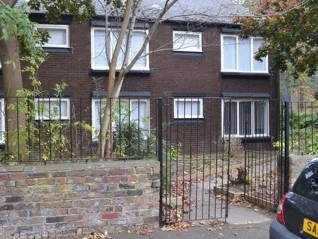 Christ Church, Linnet Lane, Liverpool, L17 3BE, United Kingdom | 5 bed apartment for rent #133648977 | Rentberry