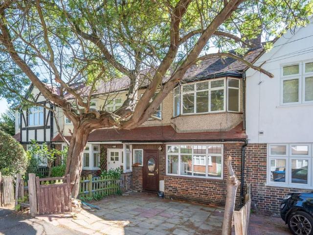 Christchurch Close, Colliers Wood. 3 bed house to rent £2,750 pcm £635 pw
