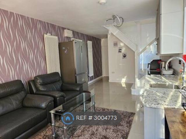 Christchurch Close, Birmingham B15, 2 bed semi detached house to rent, £1,800 pcm | PrimeLocation