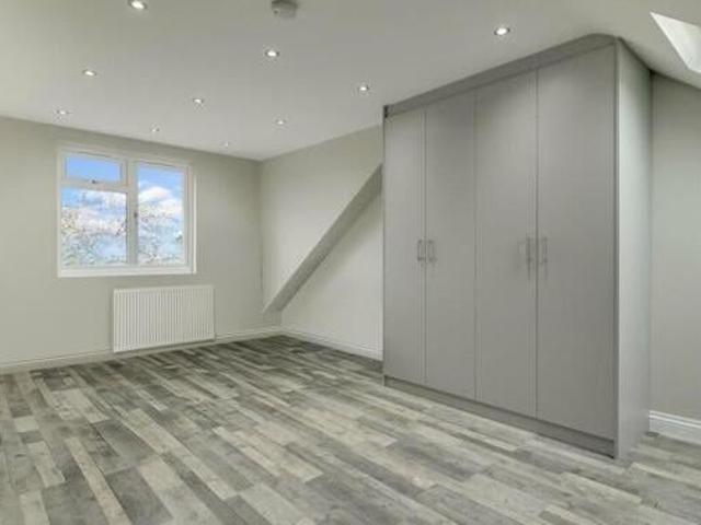 Christchurch Avenue, Harrow, 2 Bedroom Flat