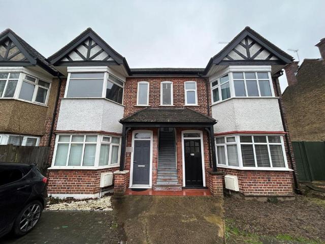 Christchurch Avenue, Harrow, HA3 2 bed maisonette to rent £1,750 pcm £404 pw