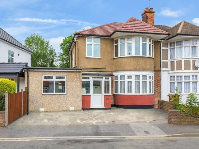 Christchurch Gardens, Harrow HA3, Room to rent, £750 pcm | PrimeLocation