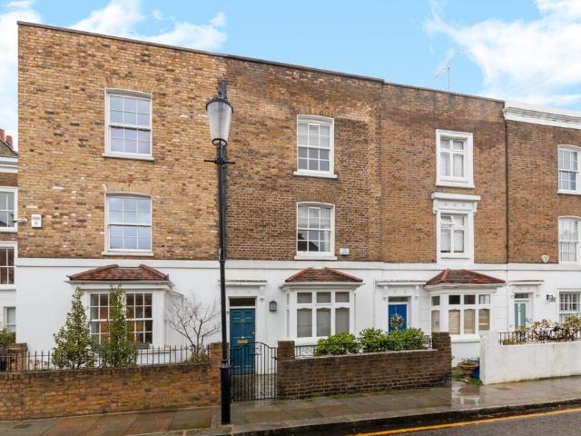 Christchurch Street, London SW3 3 bed terraced house to rent £5,900 pcm £1,362 pw