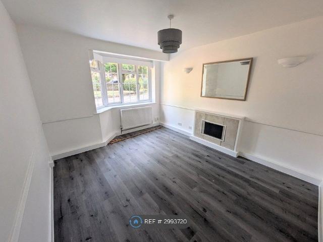 Christchurch Park, Sutton SM2, 2 bed flat to rent, £1,700 pcm | PrimeLocation