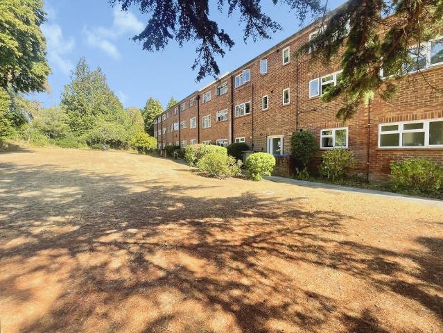 Christchurch Road, Virginia Water, Surrey GU25, 2 bed flat to rent, £1,600 pcm | PrimeLocation