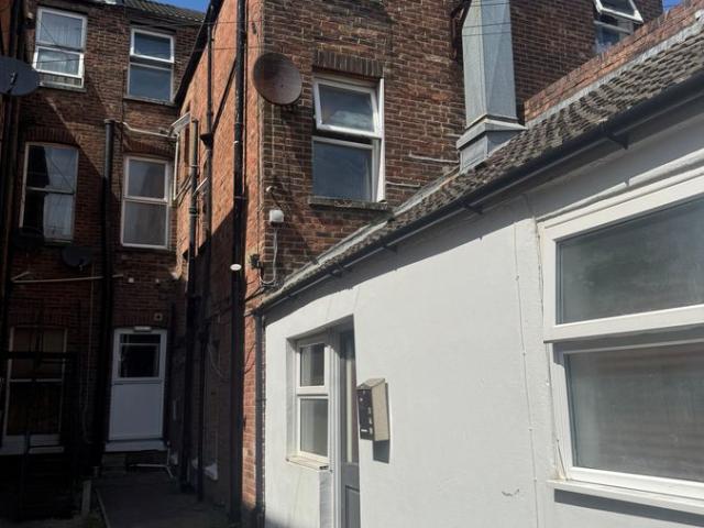 Christchurch Road BH1, Room to rent, £650 pcm | PrimeLocation