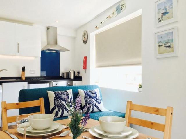 Christchurch Road, Boscombe, Bournemouth BH7, 1 bed flat to rent, £790 pcm | PrimeLocation
