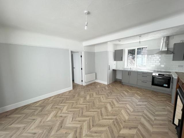 Christchurch Road, Bournemouth, BH1 3 bed flat to rent £1,425 pcm £329 pw