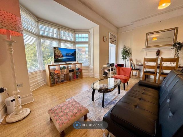 Christchurch Road, Bournemouth BH1, 2 bed flat to rent, £1,250 pcm | PrimeLocation