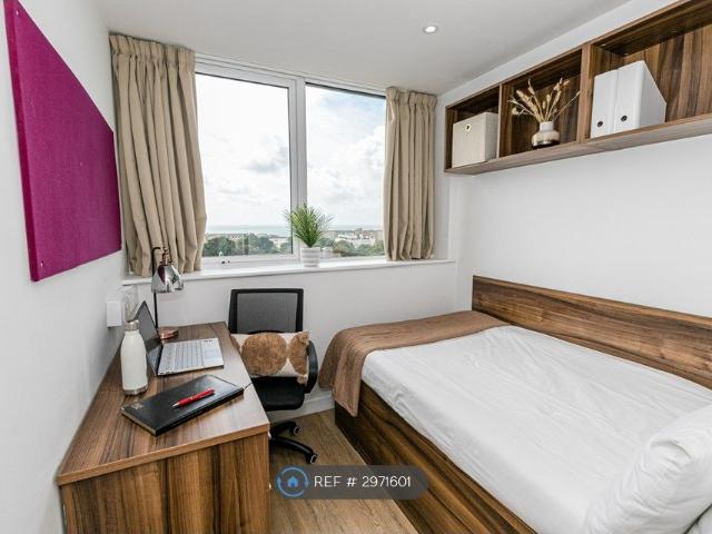 Christchurch Road, Bournemouth BH1, Room to rent, £715 pcm | PrimeLocation