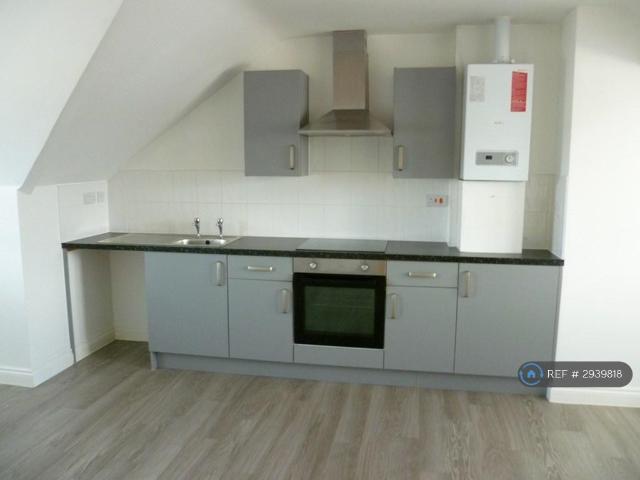 Christchurch Road, Bournemouth, BH7 2 bed flat to rent £1,079 pcm £249 pw