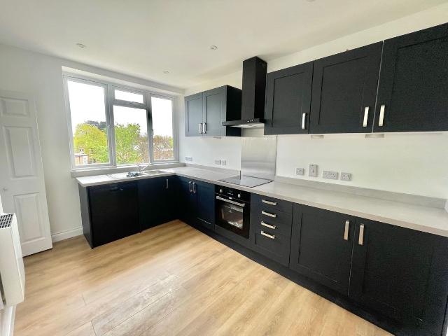 Christchurch Road, Bournemouth BH7, 2 bed flat to rent, £1,250 pcm | PrimeLocation