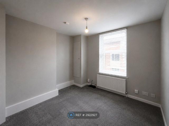 Christchurch Road, Bournemouth BH7, 2 bed maisonette to rent, £945 pcm | PrimeLocation