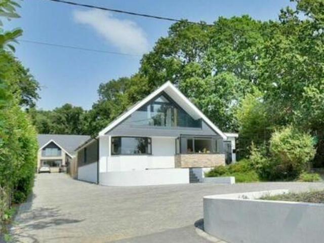 Christchurch Road, Ferndown, 5 Bedroom Chalet