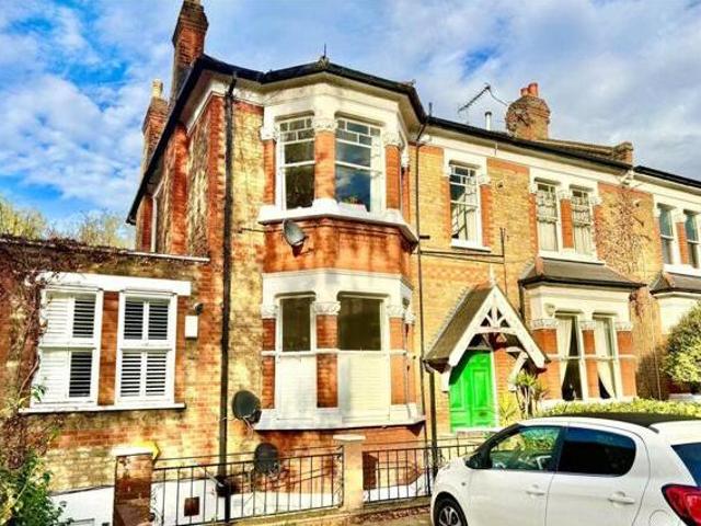 Christchurch Road, London, 3 Bedroom Apartment