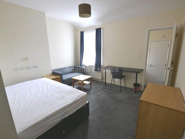 Christchurch Road, Reading Studio to rent £1,050 pcm £242 pw