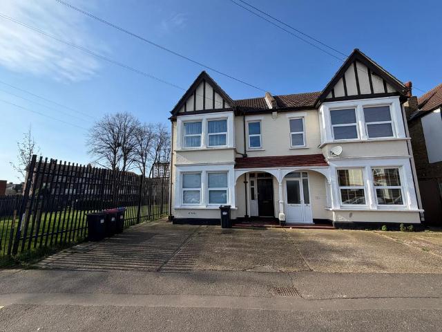 Christchurch Road, Southend on Sea, SS2 1 bed flat to rent £1,000 pcm £231 pw