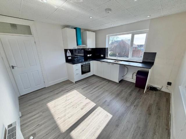 Christchurch Road, Southend on Sea, SS2 1 bed flat to rent £1,000 pcm £231 pw