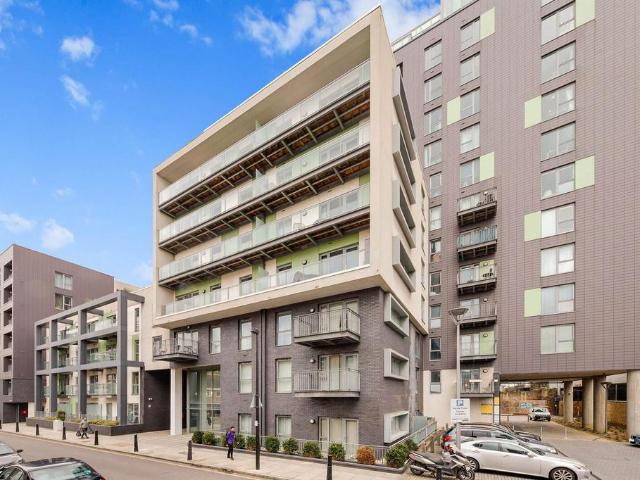 Christian Street, Shadwell, London, E1 2 bed flat to rent £2,817 pcm £650 pw