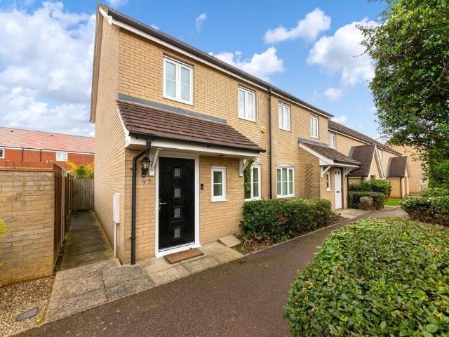Christie Drive, Huntingdon PE29 2 bed semi detached house to rent £1,290 pcm £298 pw