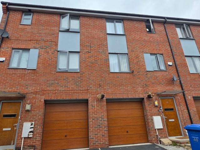 Christie Lane, Salford M7, 4 bed property to rent, £1,800 pcm | PrimeLocation