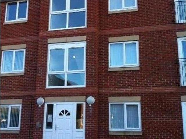 Christleton Close, Prenton CH43, 2 bed flat to rent, £640 pcm | PrimeLocation