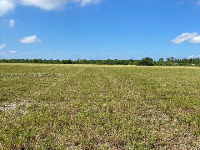 Christopher Ln, Clewiston, FL 33440